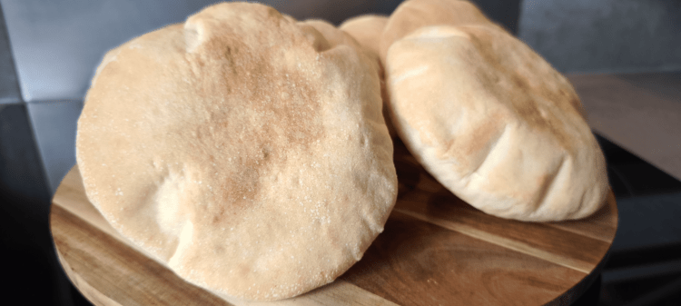 Pain Pita Maison – Pâte simple et cuisson rapide – Les recettes de La ...